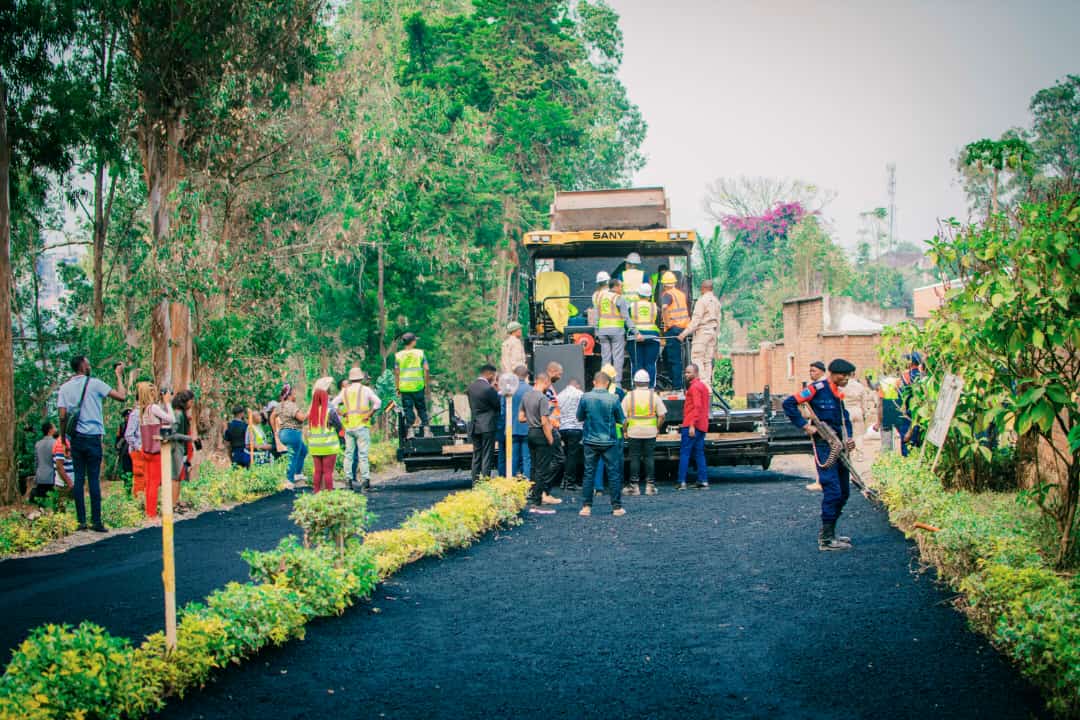 Nyalukemba : Début des travaux d'asphaltage de la route Place Mulamba ...