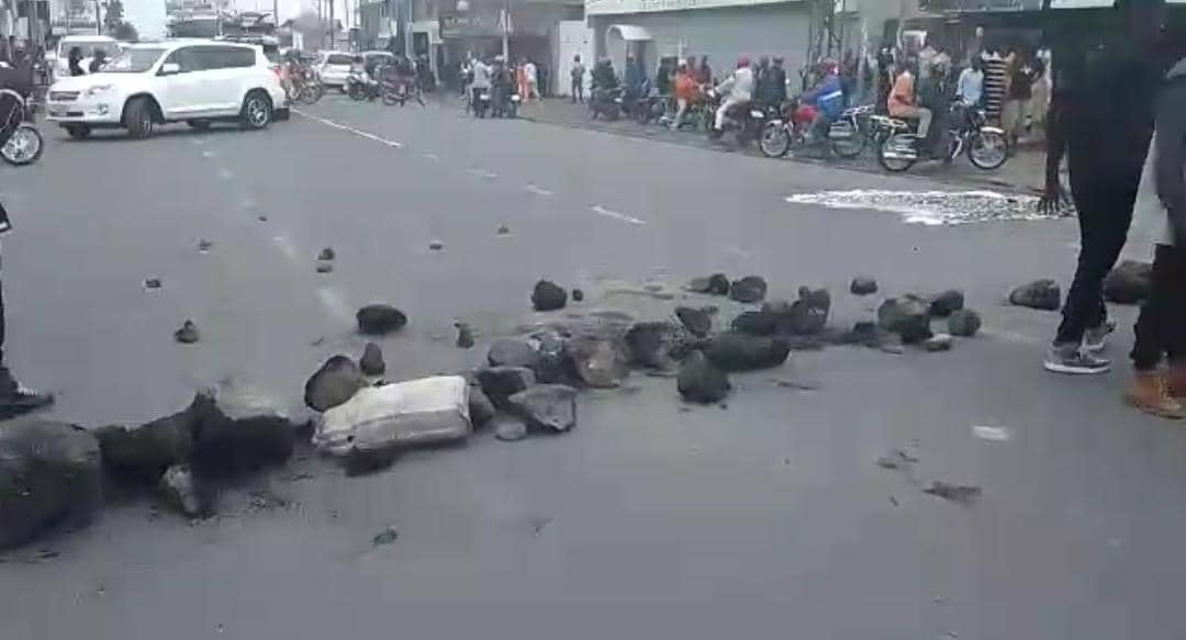 Goma en colère : Les victimes du naufrage du MV Merdi bloquent l ...